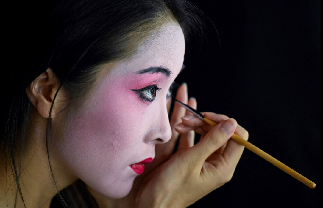 Exploring the New Chinese Style Trend: A Fashion Renaissance – Curina Picks